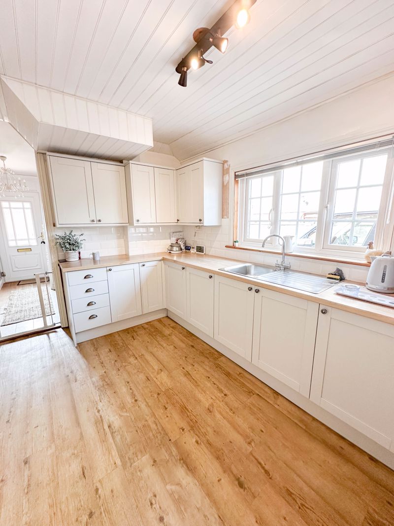 Compton Road, Shepton Mallet - Stonebridge Independent Estate Agents ...